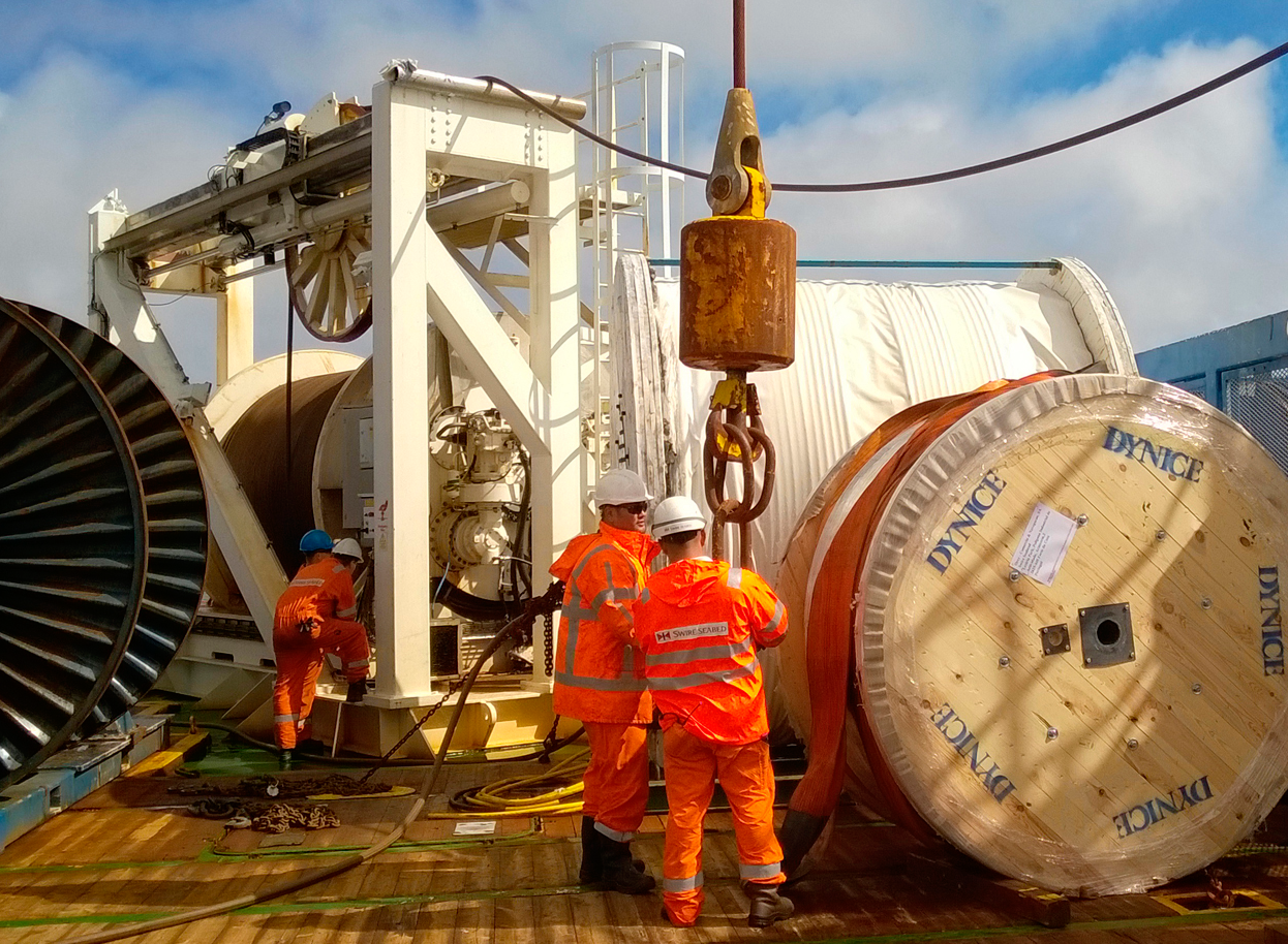 DynIce® Winch Warp, the steel-like fibre rope - Cosmos Trawl